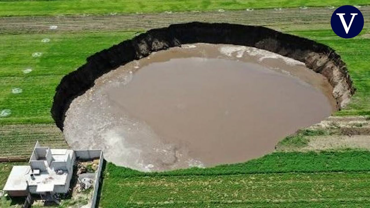 ¿Por qué se produjo el socavón gigante de México? - YouTube