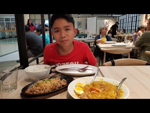 Eating at Manam || Eating Their House Crispy Sisig and Crispy Pancit ...
