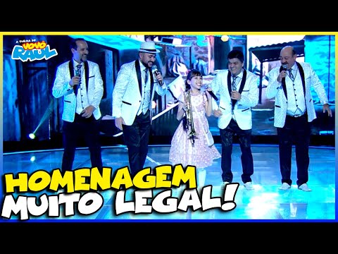 RENATINHA ARRASOU COM A MÚSICA - \