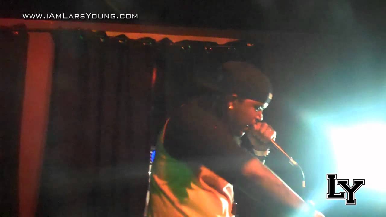 Lars Young Performs LIVE @ On The Rox On Top Of The Roxy In Hollywood ...