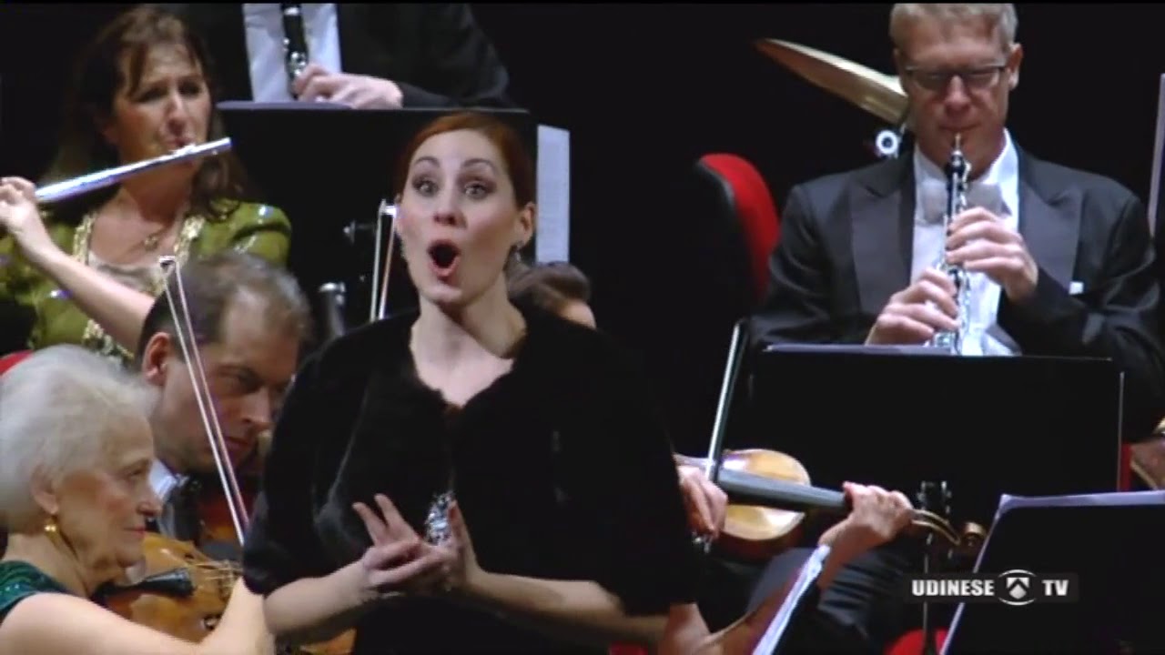 Franz Lehàr Vilija Lied, Giulia Della Peruta - YouTube