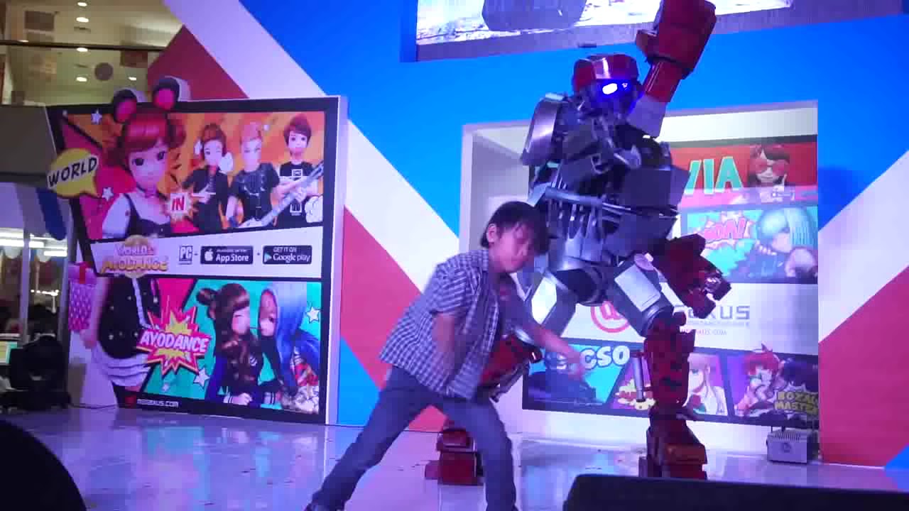 Real Steel Cosplay @Megaxus Event 2014, Jakarta - YouTube