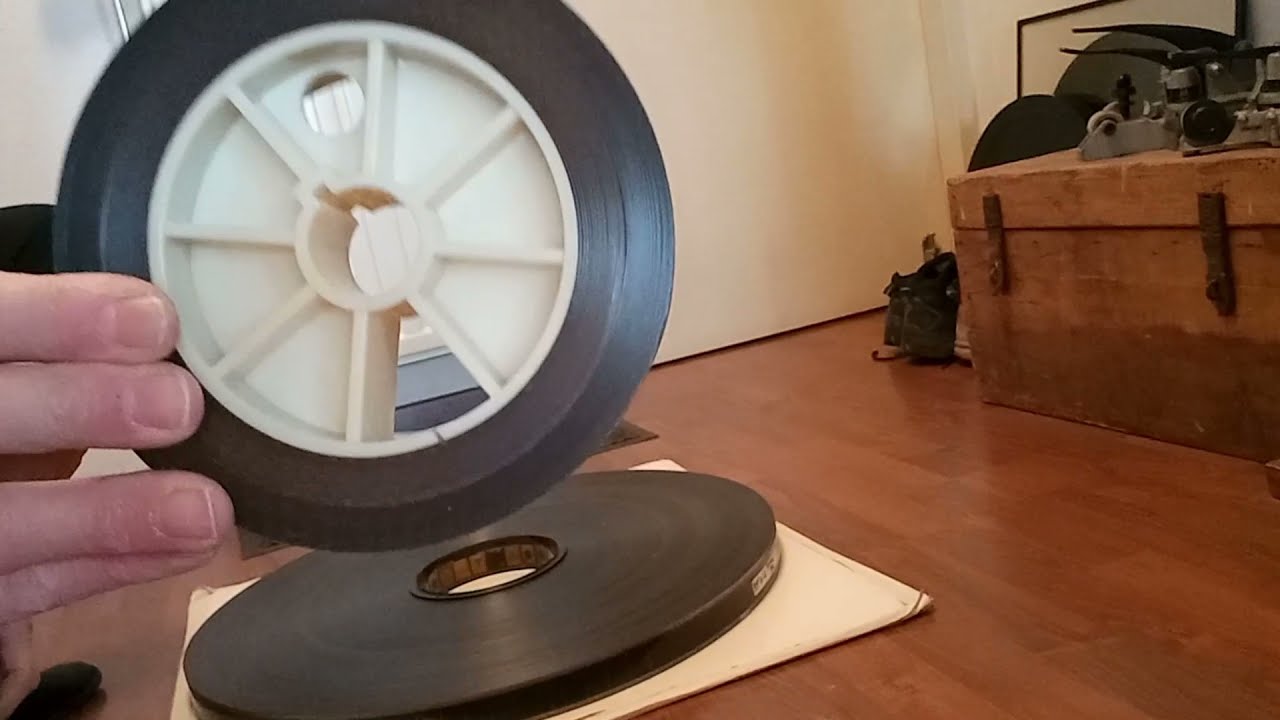 FP20 Philips Kinoton 35mm filmprojector, film storage - YouTube