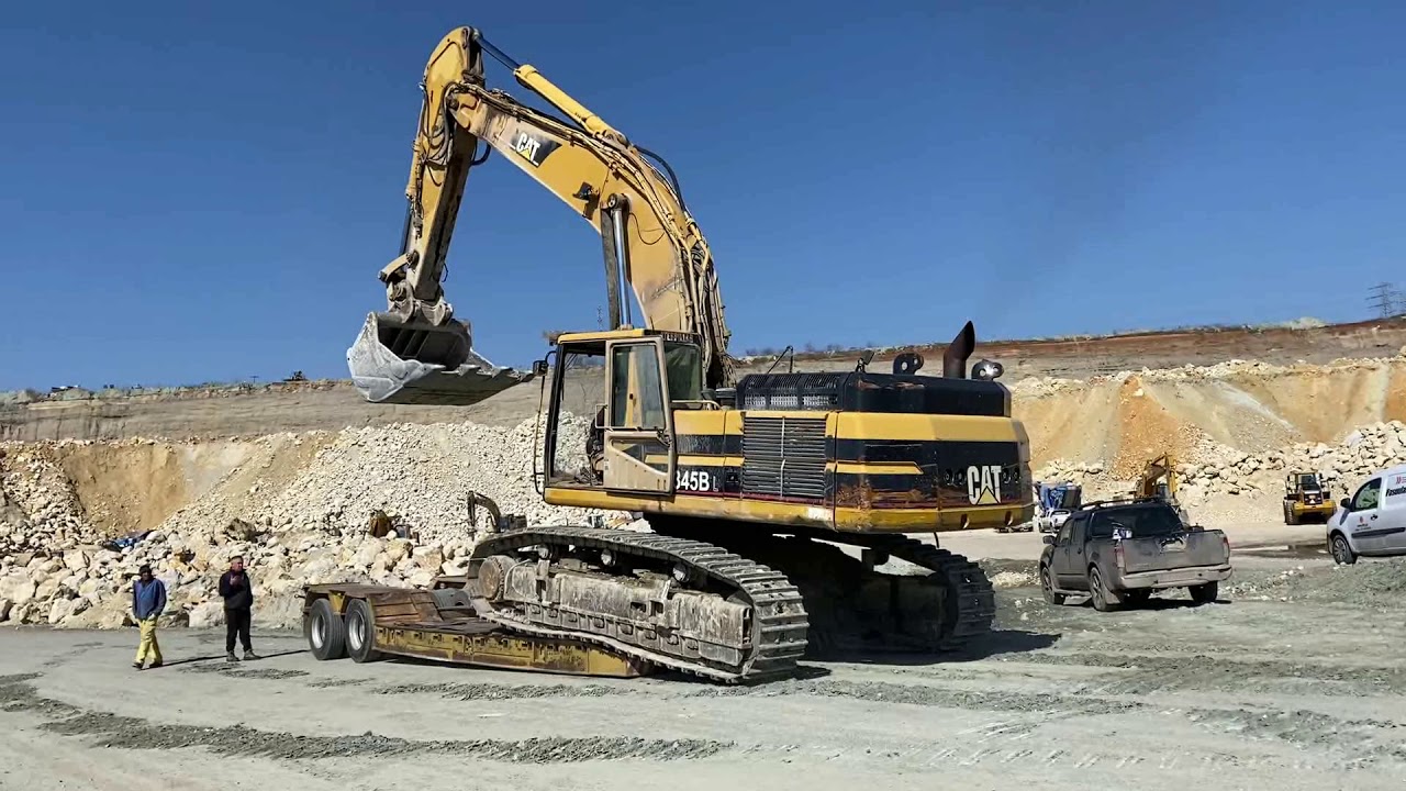 Loading The Caterpillar 345B Excavator - Fasoulas Heavy Transports ...