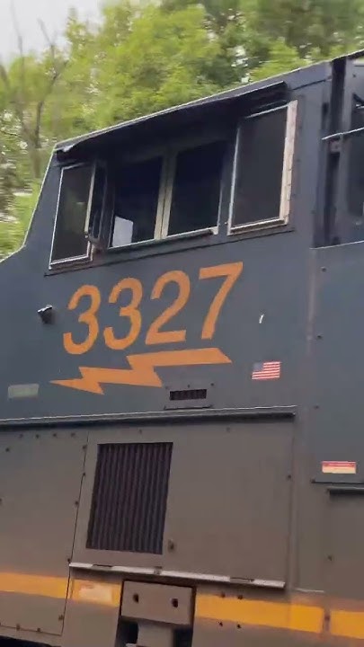 DPU CSX 3327 putting in the work! Pulling hard to get uphill - YouTube
