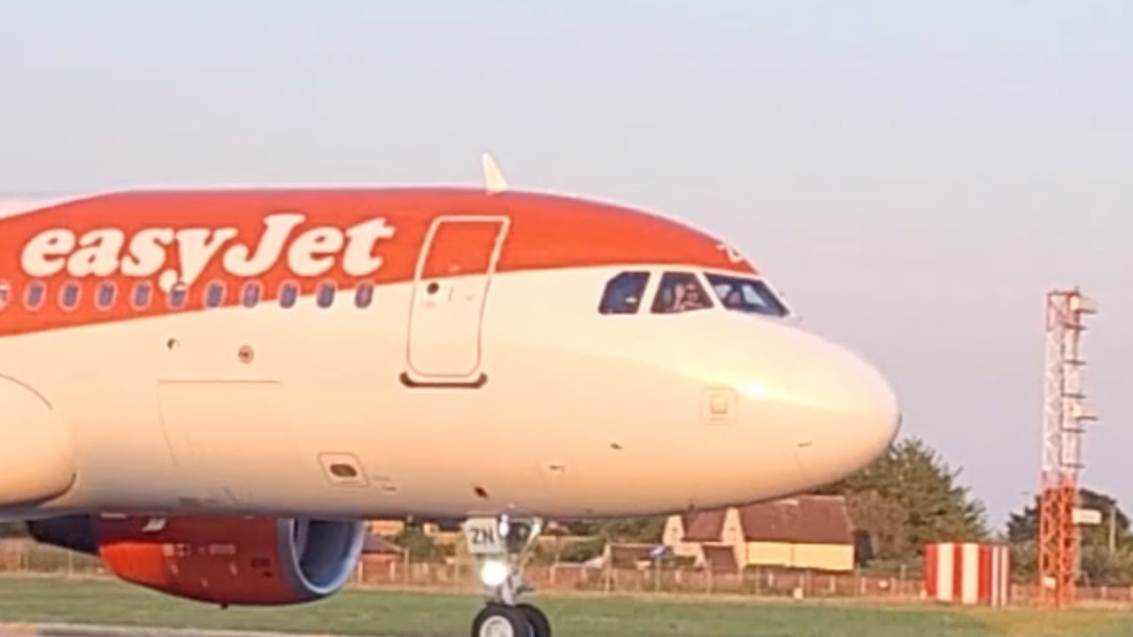 easyjet landings & take off's @easyJet @LondonSouthendAirport - YouTube