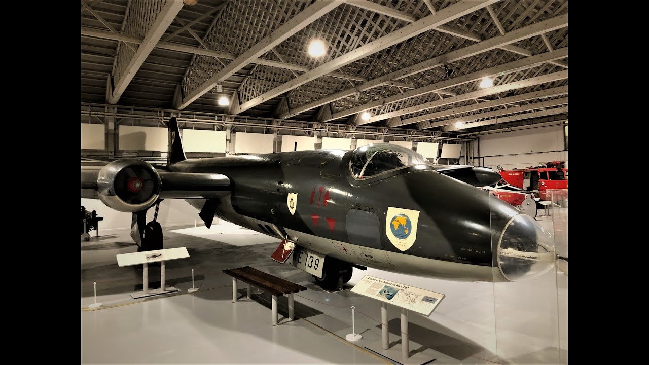 RAF MUSEUM LONDON / English Electric Canberra PR3 - YouTube