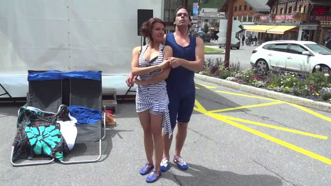 Tangos a la playa, spectacle de rue mêlant théâtre, clown et tango ...