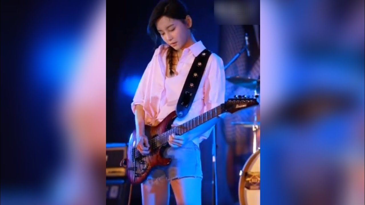 于文文音乐才女 | 于文文电吉他solo Kelly Yu Guitar Solo - YouTube