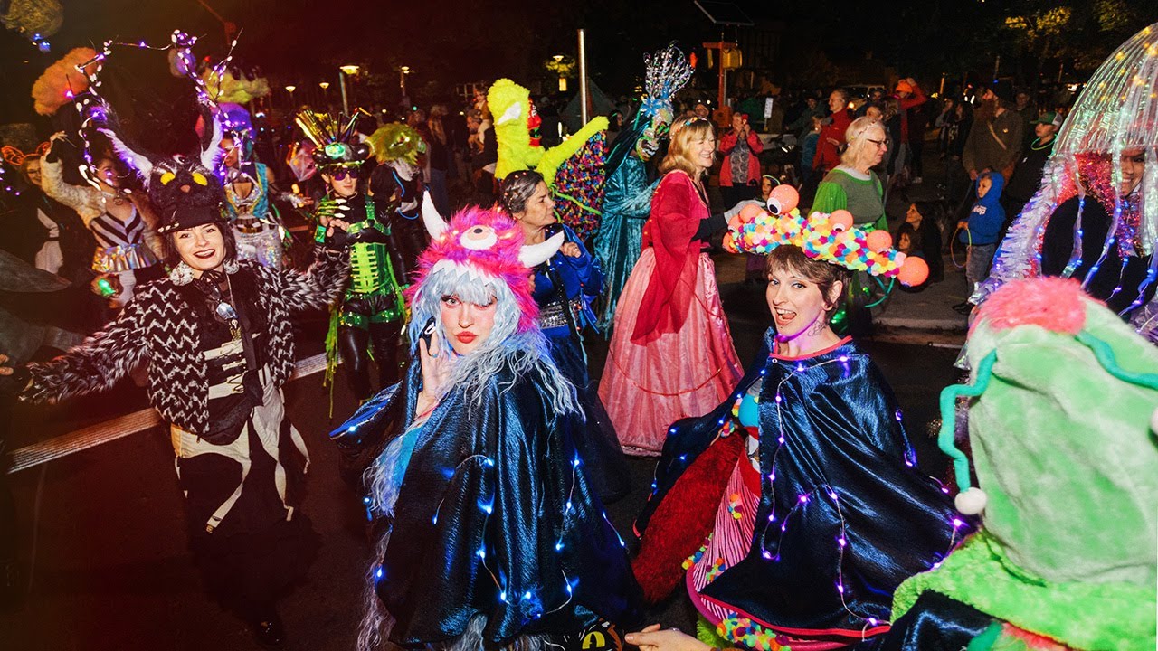 EUGENE BRiGHT Parade - YouTube