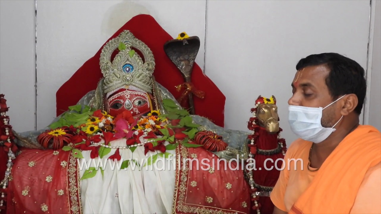 First temple bells chime and priests chant prayers at Jagannath Temple ...