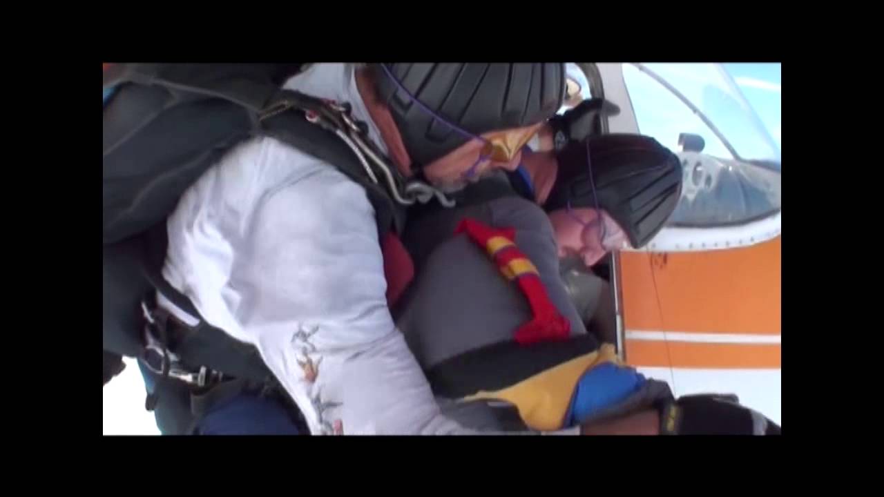 Skydiving with Flying Tigers - YouTube