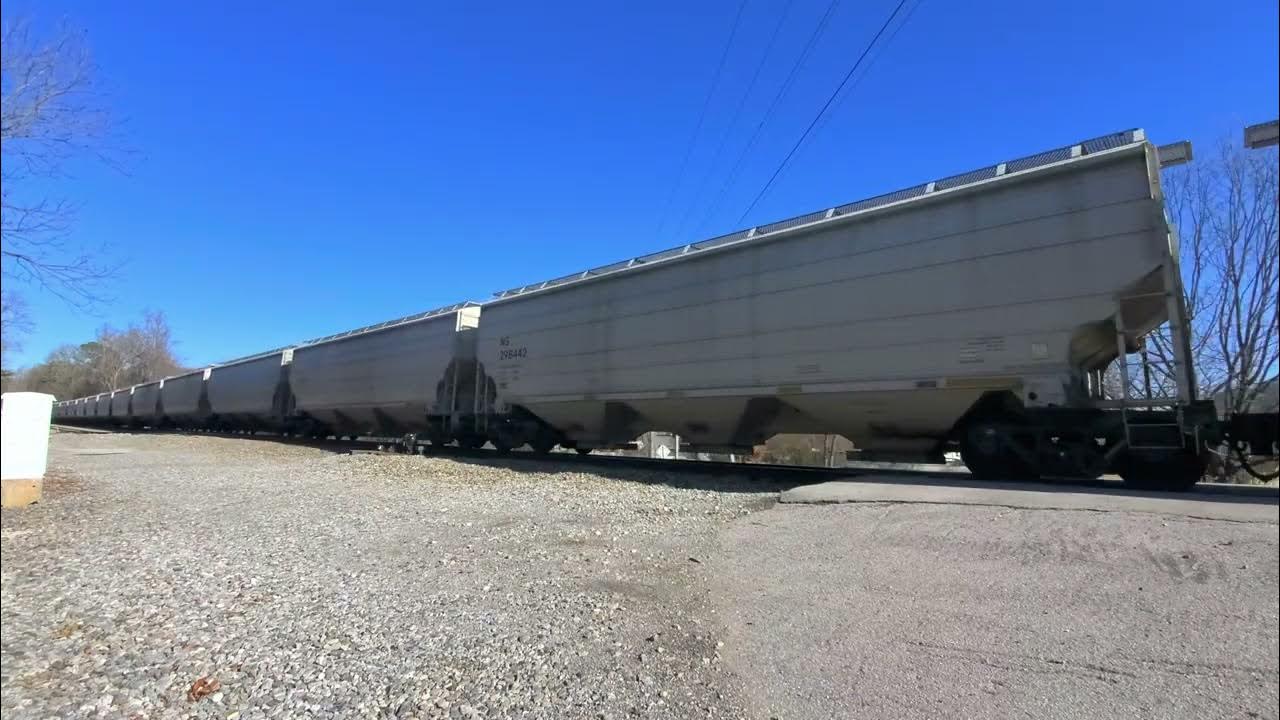 NS 8184, 4407 & 8033 head downhill with the southbound, heavy grainer in Ooltewah - YouTube