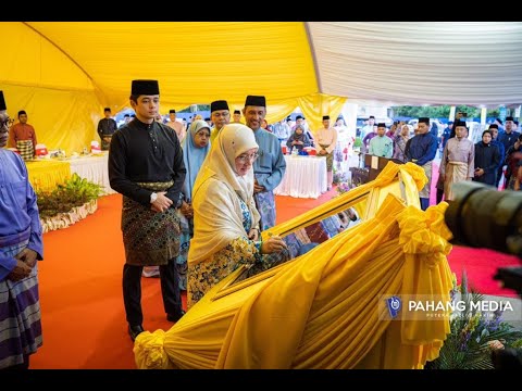 KDYMM RAJA PERMAISURI AGONG & KDYMM PEMANGKU RAJA PAHANG BERANGKAT KE ...
