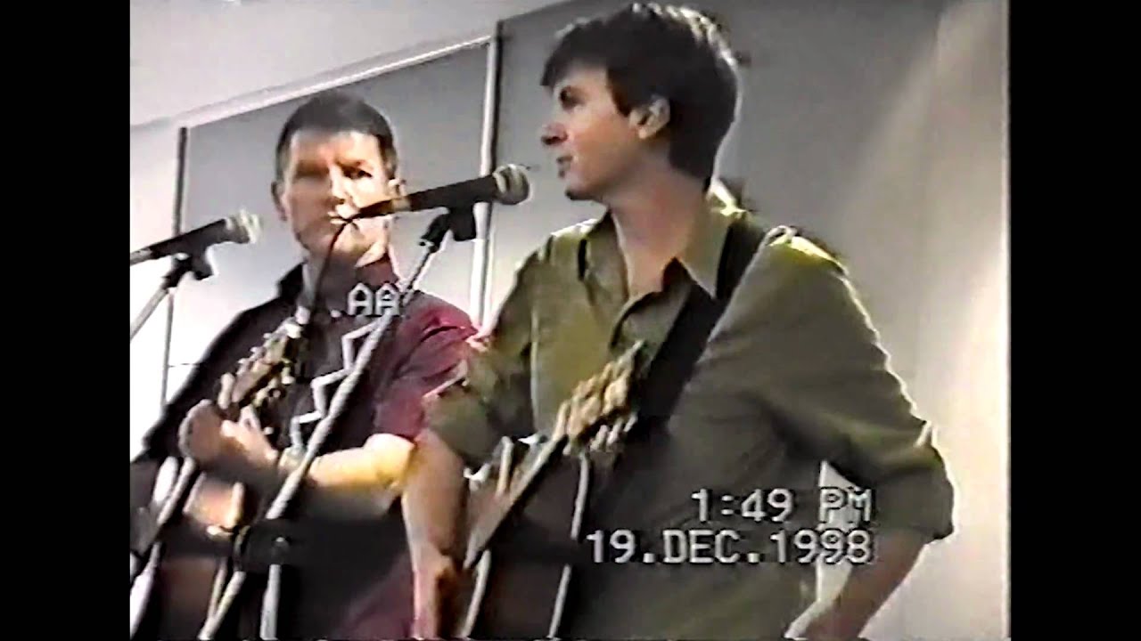 Tim & Neil Finn in Te Awamutu (1998) - YouTube