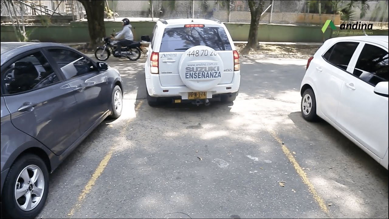 ¿Cómo parquear un carro en reversa? - Escuela Andina de Automovilismo ...