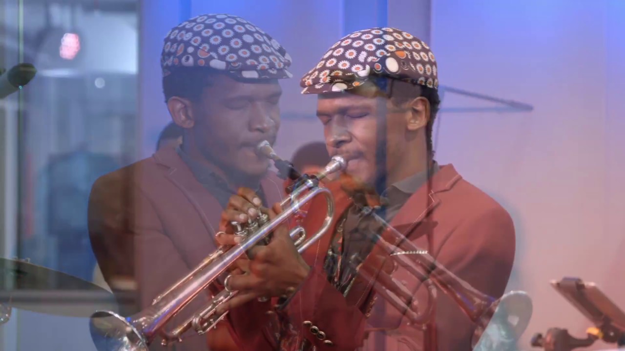 KayaTV Mandla Mlangeni Performs T W E Live and Unplugged - YouTube