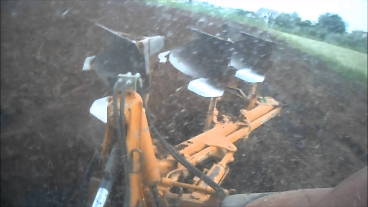 NEW HOLLAND M160 IN ARATURA - YouTube