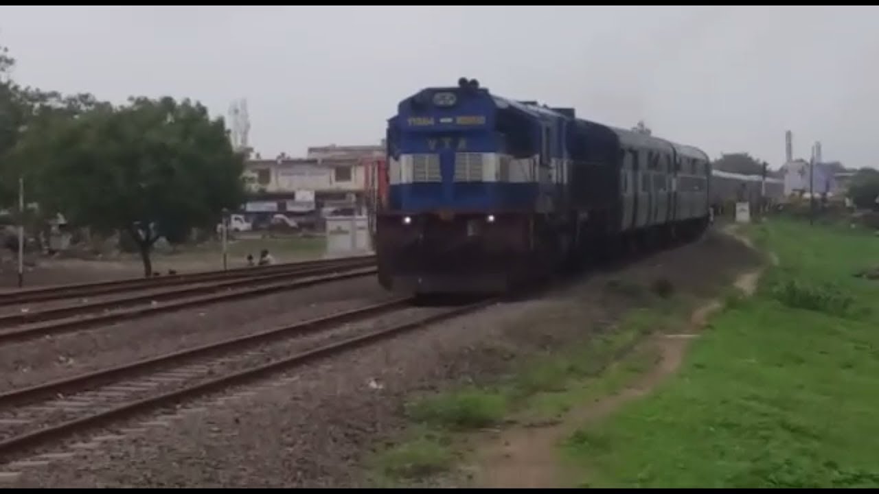 Grand Arrival Of 11088 PUNE-VERAVAL Express At Keshod(Gujarat} With ...