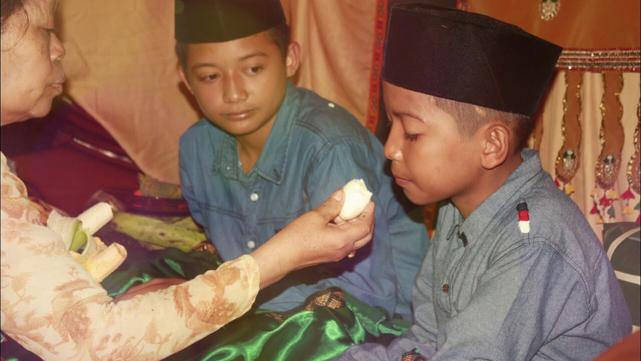 ACARA ADAT SUNATAN REDGANK PSM - YouTube