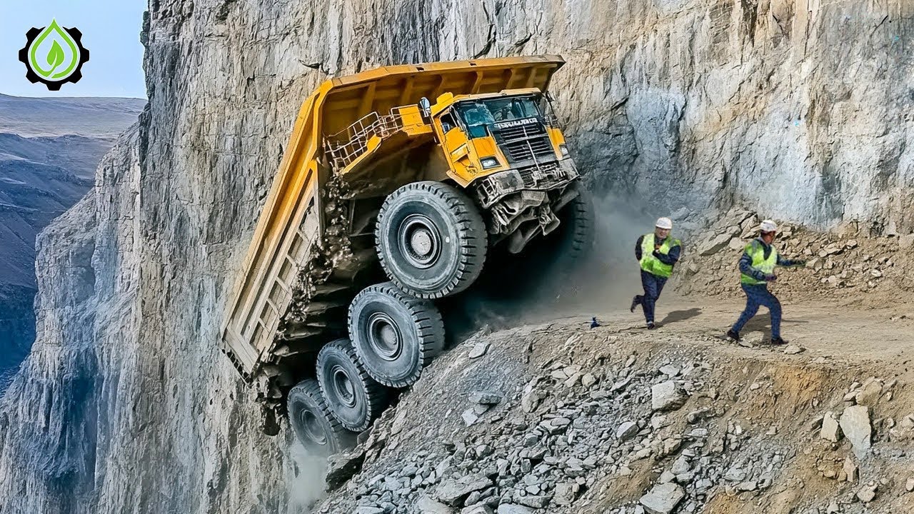 Dangerous Idiots Truck & Heavy Equipment Fails Compilation | Extreme Truck Idiots at Work #99 ...