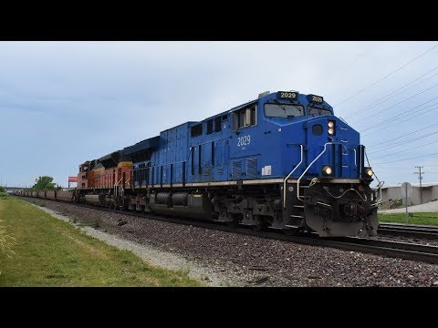 GECX 2029 Leads an Intermodel at Hodgkins, IL - 7/12/17 - YouTube