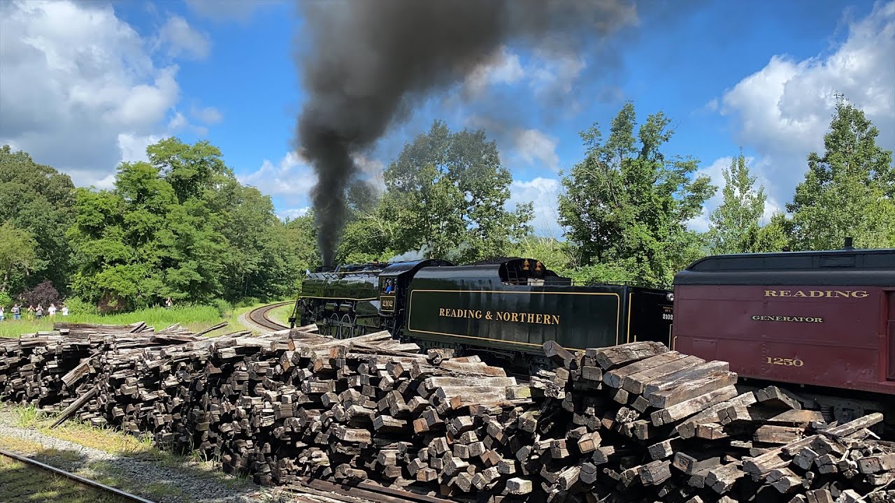Reading & Northern T-1 2102 Steam Train Flies Through East Mahanoy ...
