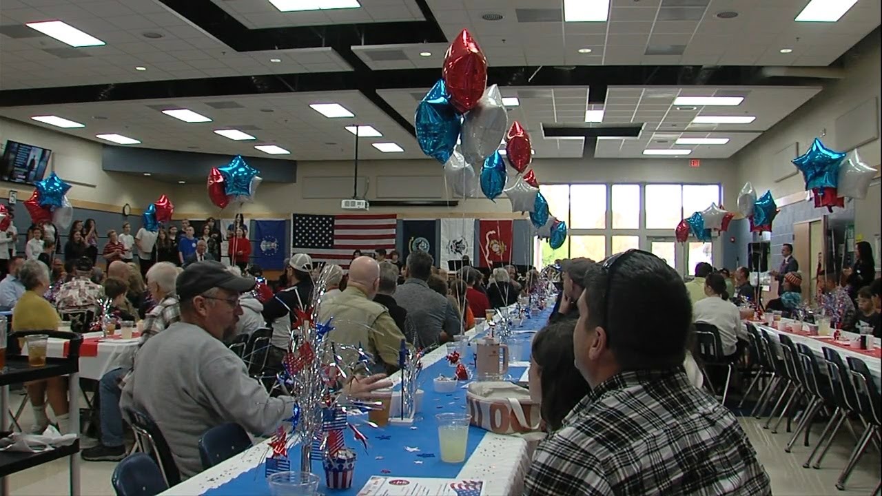Carterville Junior High Holds Veterans Day Lunch - YouTube