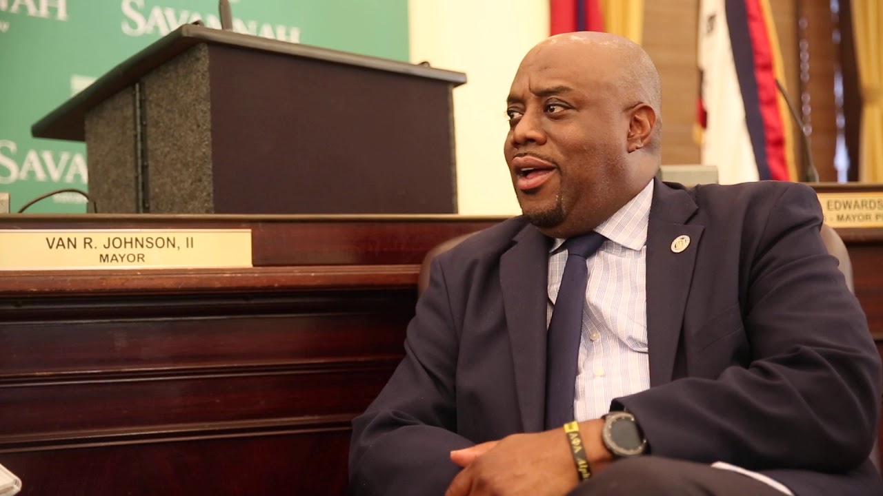 Savannah Mayor Van Johnson on his experience with police - YouTube