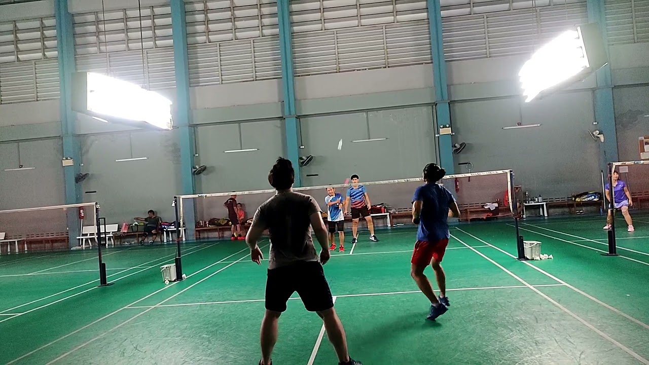crazy badminton - YouTube