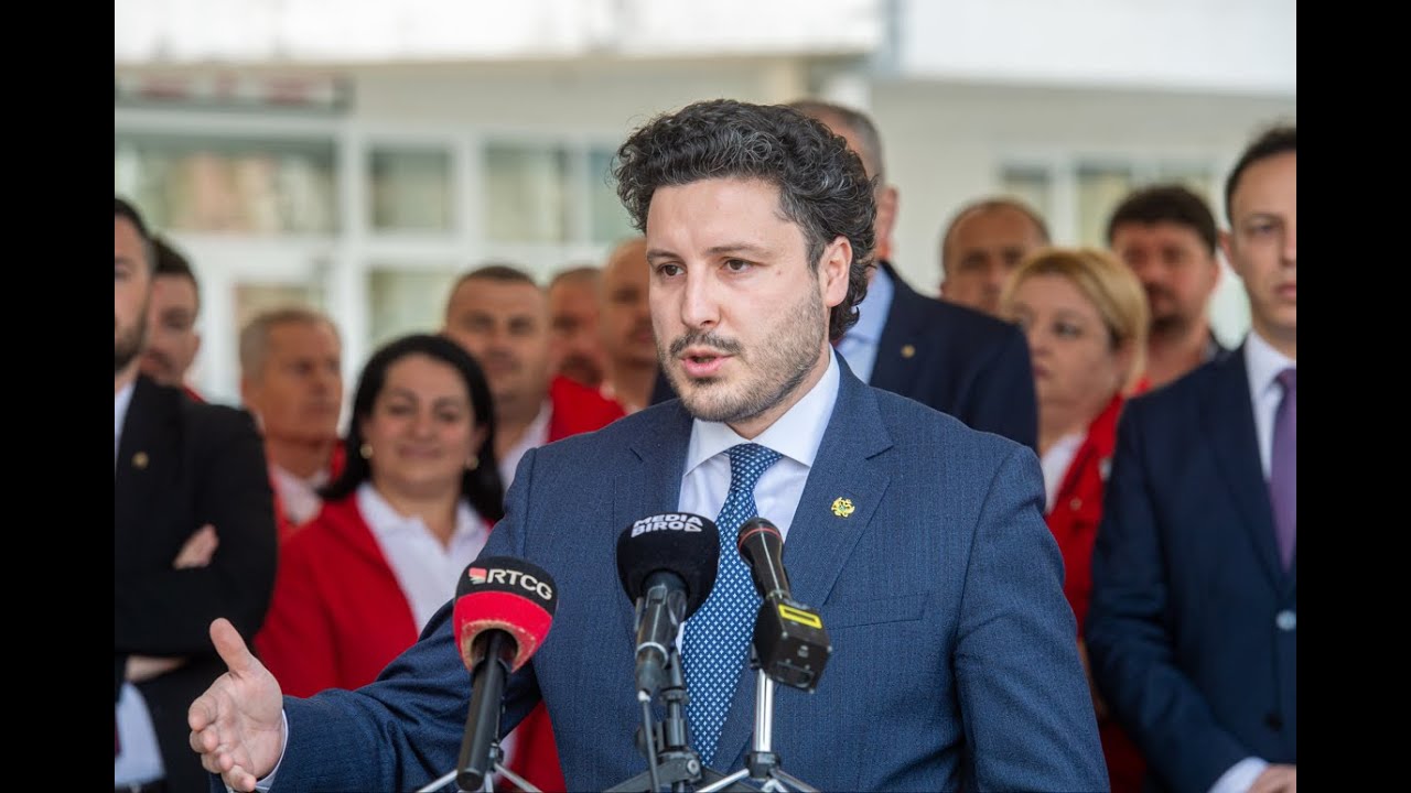 Premijer, Dritan Abazović - YouTube