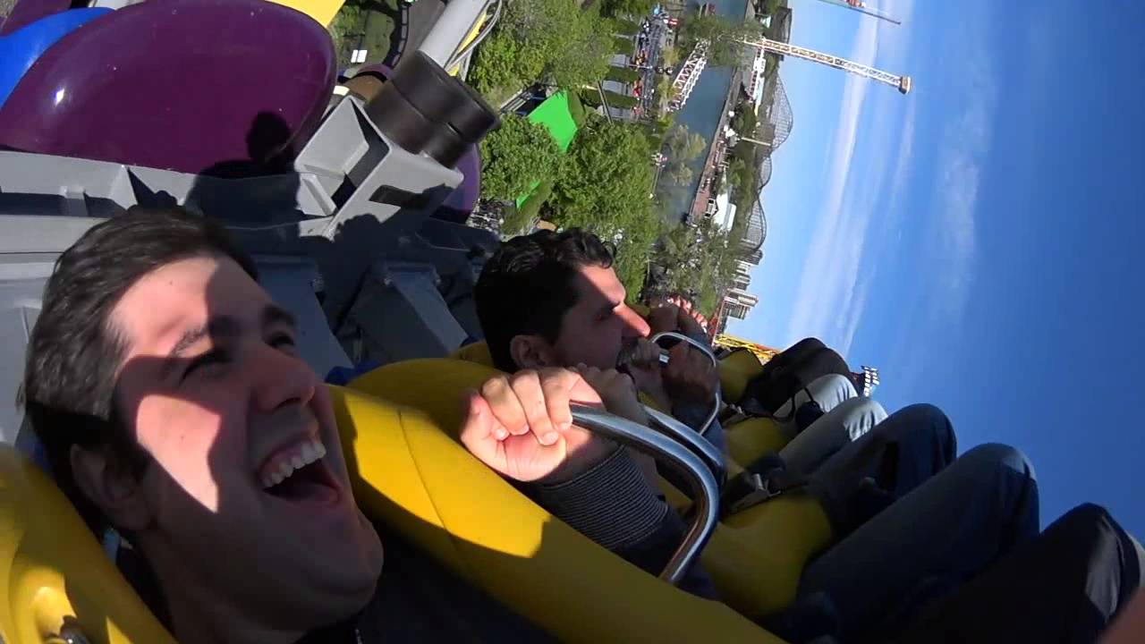 Le vampire La ronde montanha russa - YouTube