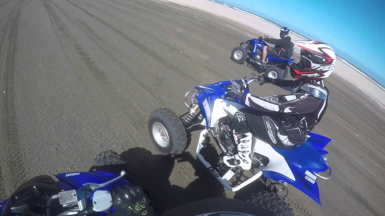 Raptor 700R vs YFZ 450R - YouTube