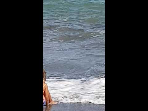 Mi morena y mi rubia en la playa