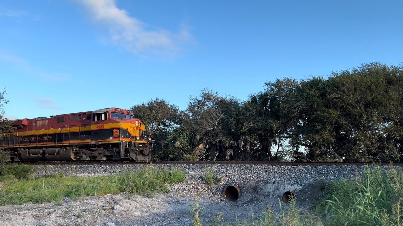 KCS 4689 leads manifest | KCS Laredo Sub - YouTube