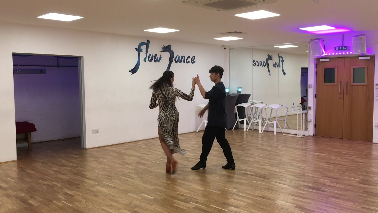 How to dance Basic, Lady Turn to Right, Cross body Lead in Salsa - YouTube