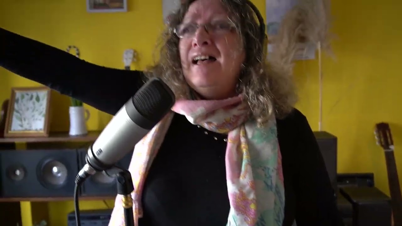 RÍO DESDE EL CIELO DANIELA DAMIANI - YouTube