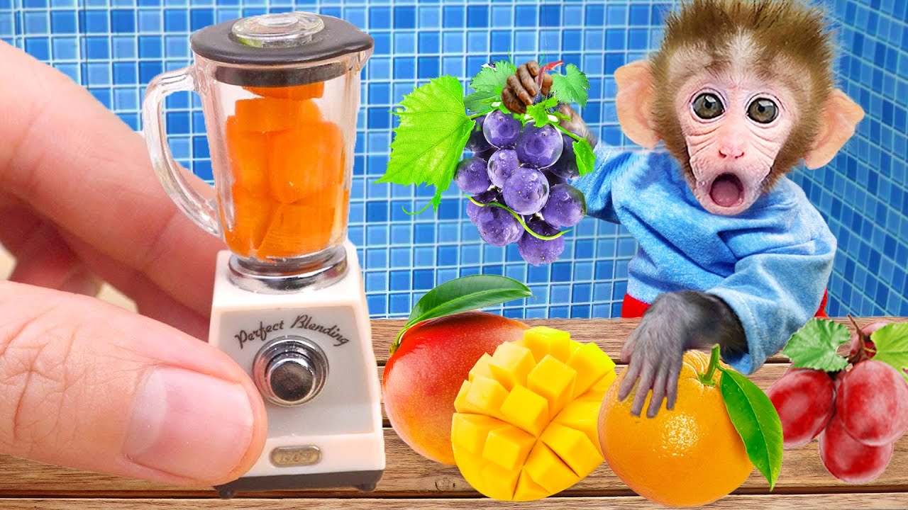 🙈Smart Baby Monkey Bi Bon harvests fruit and makes fruit smoothies ...