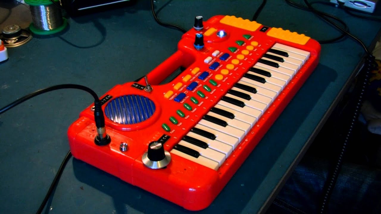 Circuit Bent Playtime Keyboard by freeform delusion - YouTube