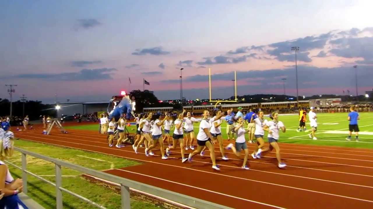 The New Braunfels Unicorn Handlers running the Unicorn Mascot at ...