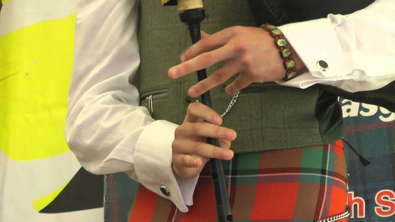 Connor Sinclair: Medley - Pipe Idol 2012 - YouTube