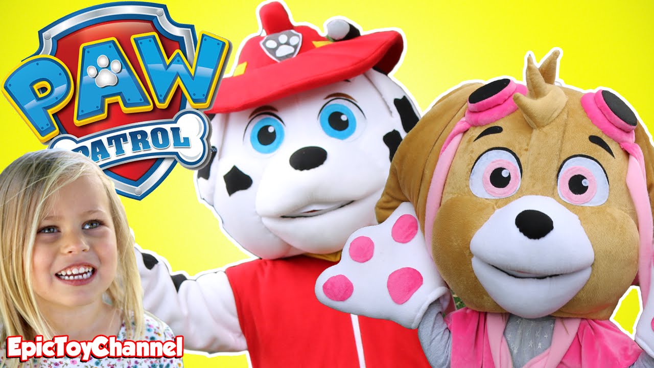 PAW PATROL In Real Life Marshall & Skye Race & Play with NEW Paw Patrol ...