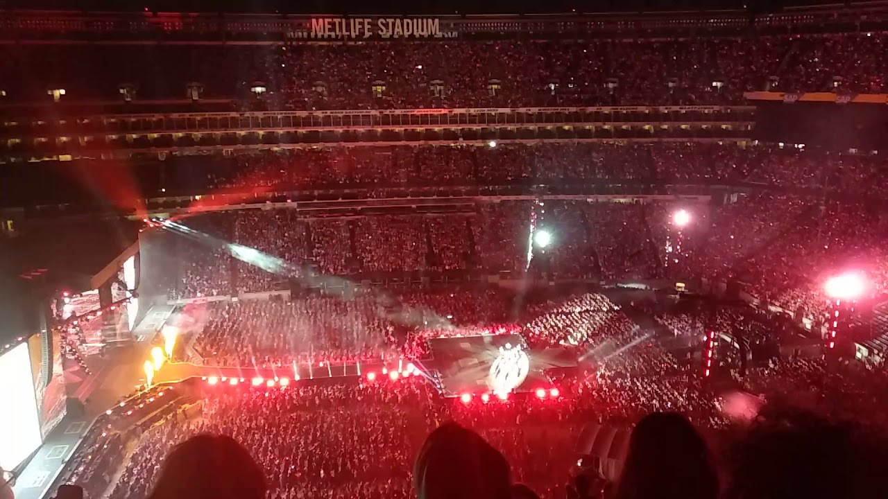 BTS concert in MetLife stadium - YouTube