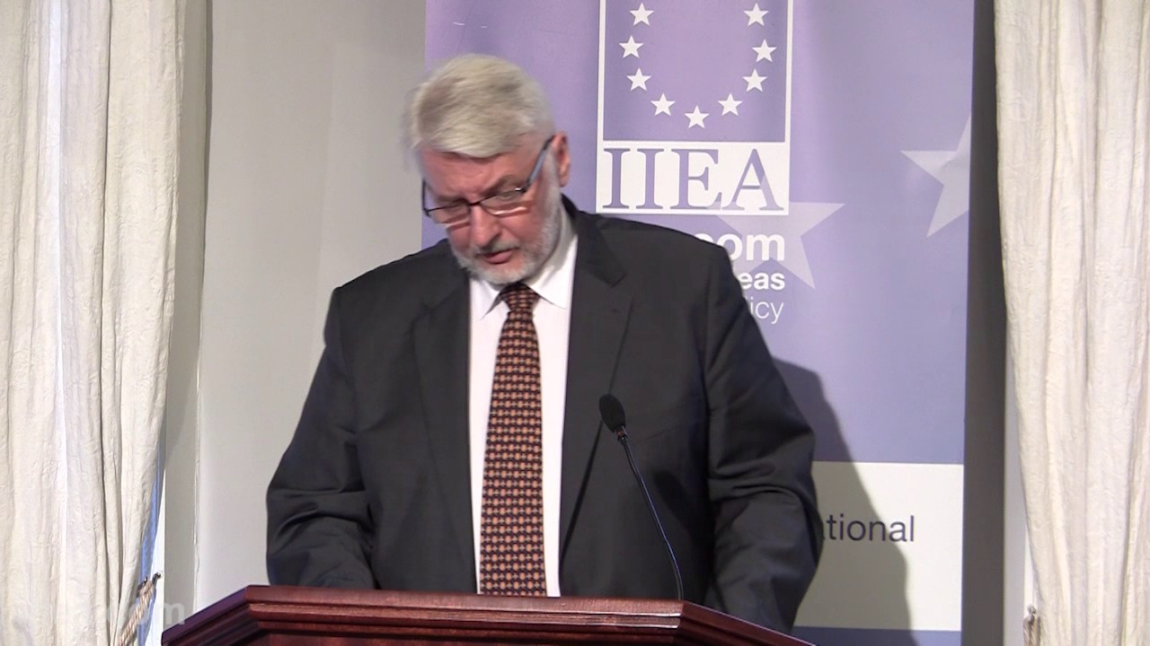 Witold Waszczykowski - The Role of Europe in an Uncertain World - YouTube