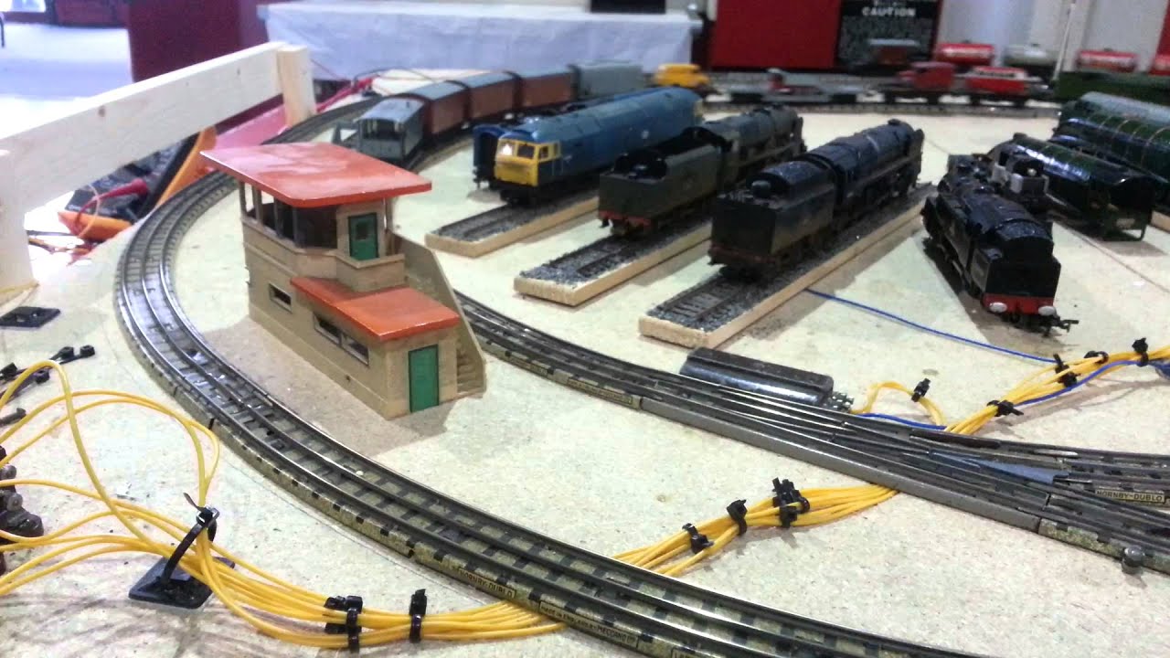 My hornby dublo 3 rail layout - YouTube
