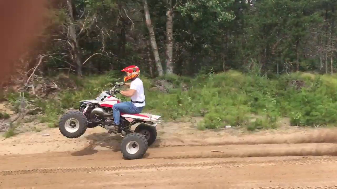 Yamaha banshee wheelie - YouTube