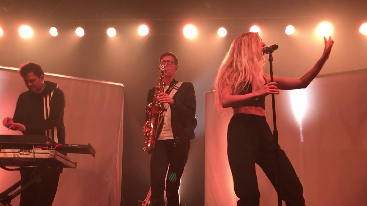 Marian Hill - All Night Long [LIVE] - YouTube
