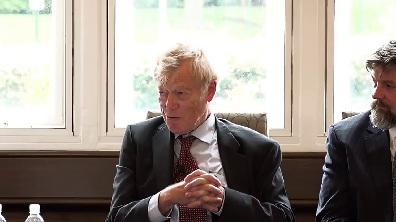 Sir Roger Scruton on Lady Gaga - YouTube