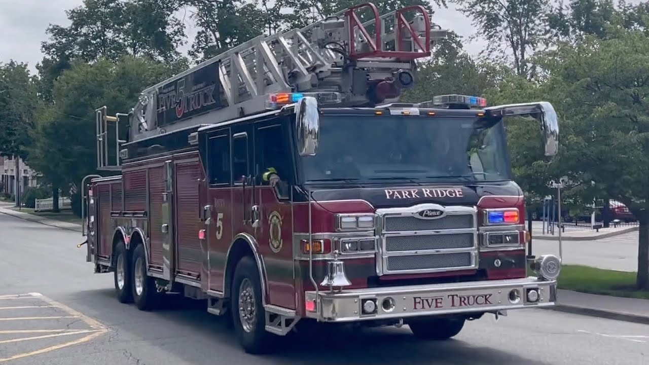Park Ridge Fire Department Truck 5 Responding 8-5-21 - YouTube