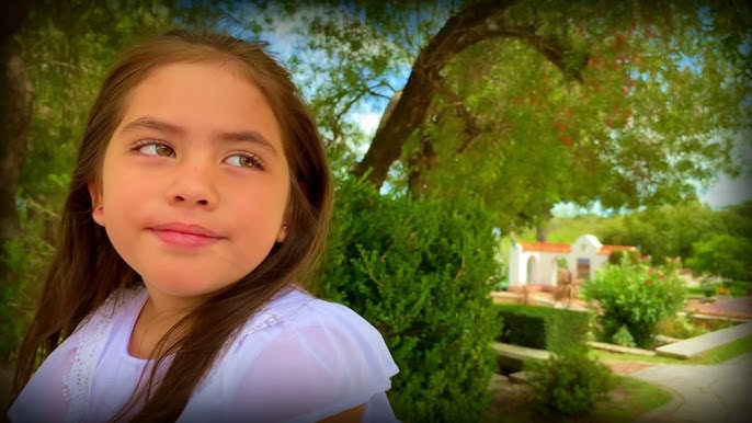 Amada Estrella's Instagram, Twitter & Facebook on IDCrawl